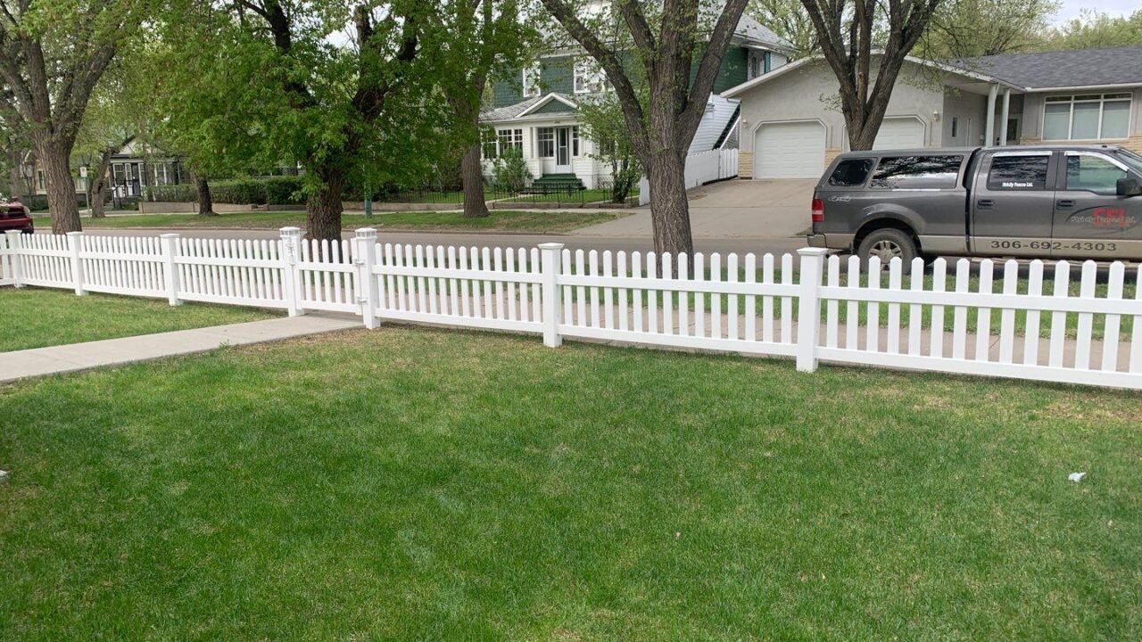 Vinyl/PVC - STRICTLY FENCES